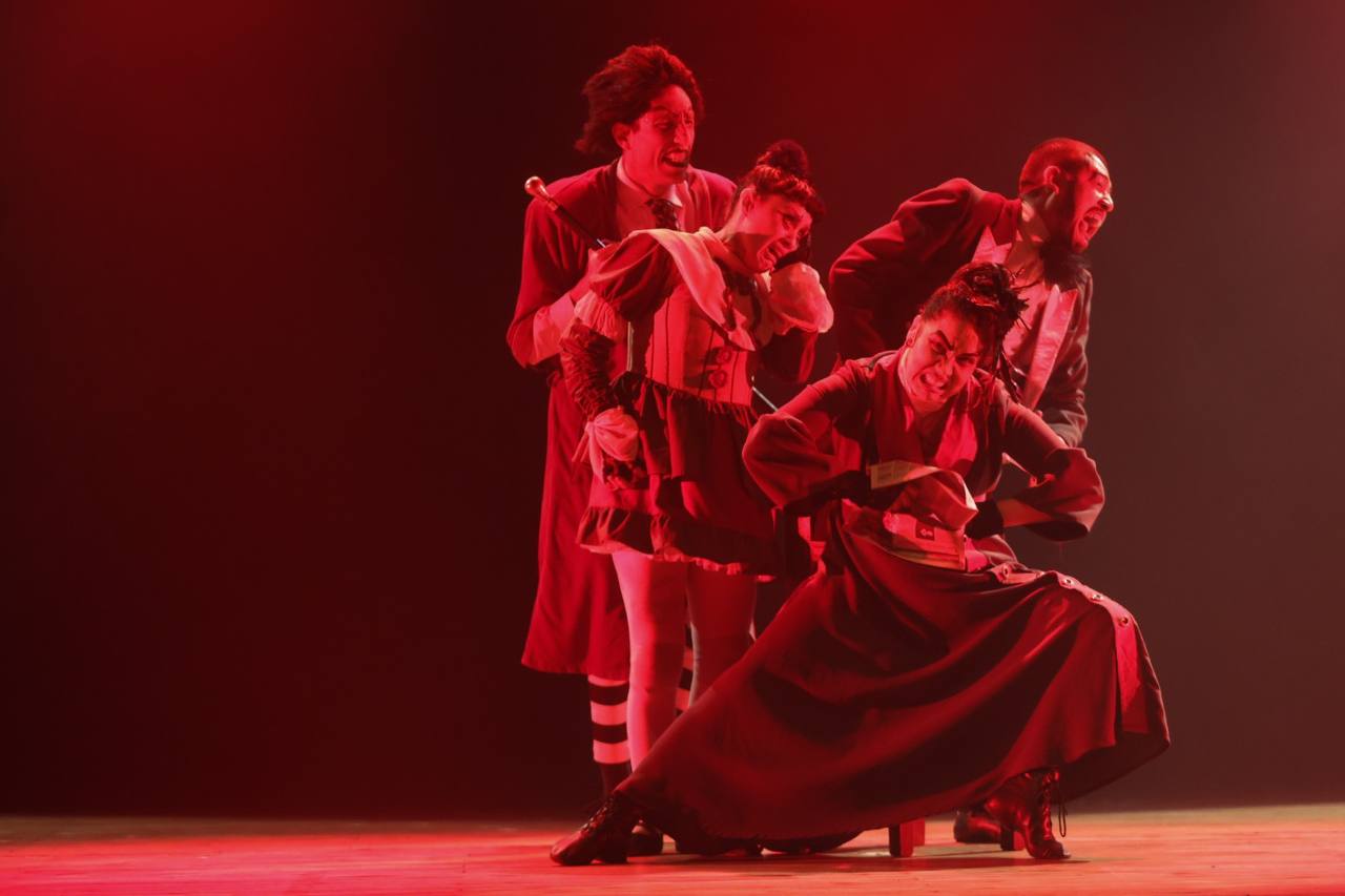 Obra ecuatoriana “Crime Brûlê” se presentó en la Sala Anna Julia Rojas ...